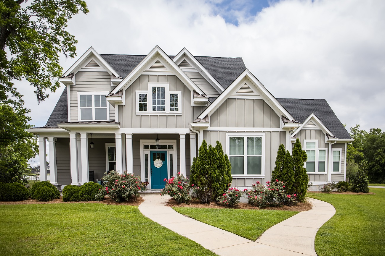 6 Budget-Friendly Front Yard Staging Tips