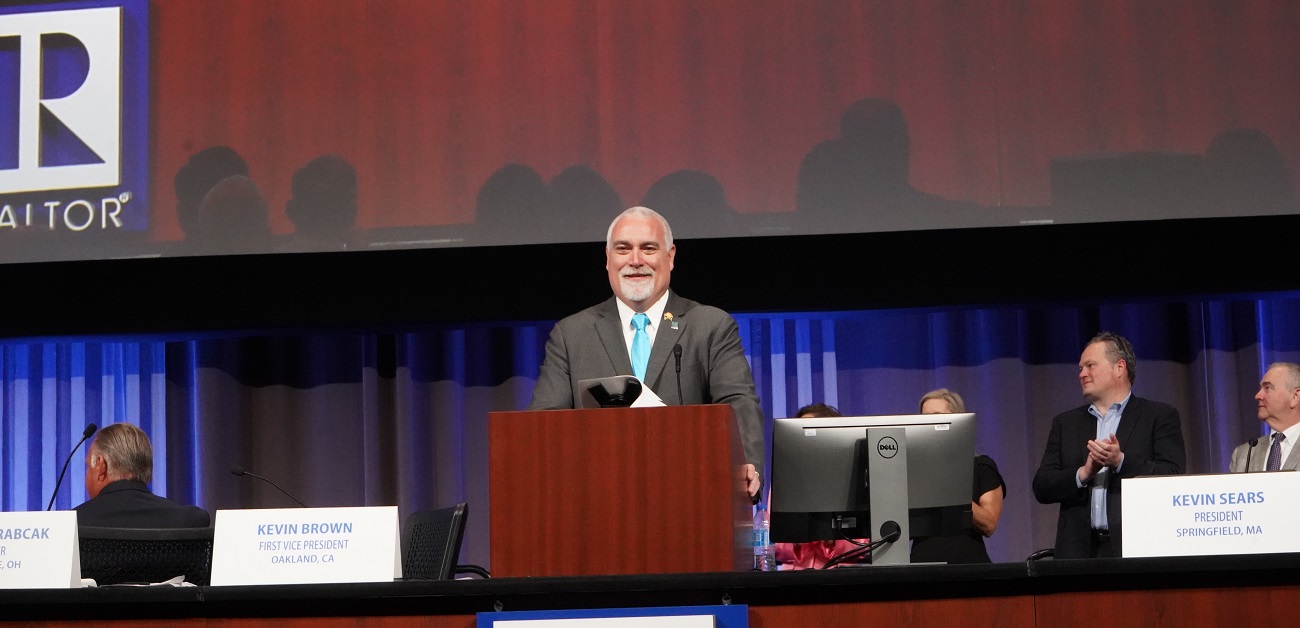 NAR Board Keeps Dues Unchanged, Elects 2025 Leadership